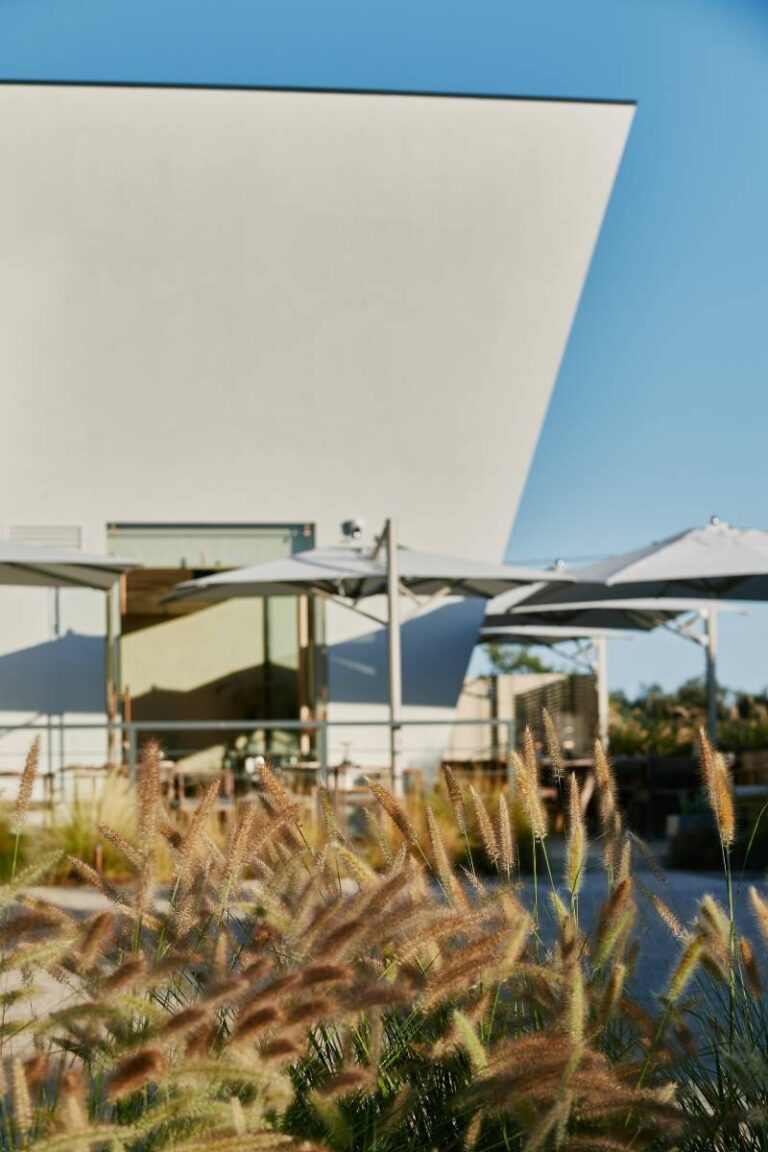 Restaurante Austa: reinterpretación minimalista del Algarve vernáculo