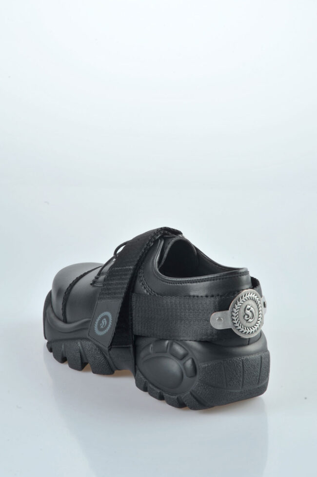 Buffalo Source y Herrensauna tienen el calzado de los clubbers de Berlín