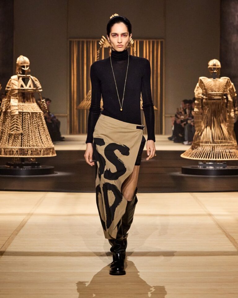 Dior Mujer FW24-25 se inspira en la mítica Miss Dior de los años 60