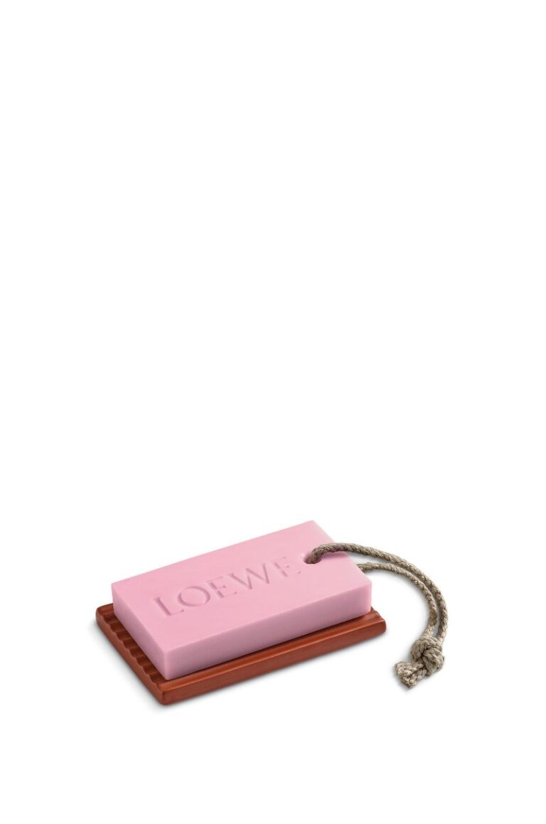 Loewe Perfumes con sabor a huerto es la clave de la línea Ivy Bath