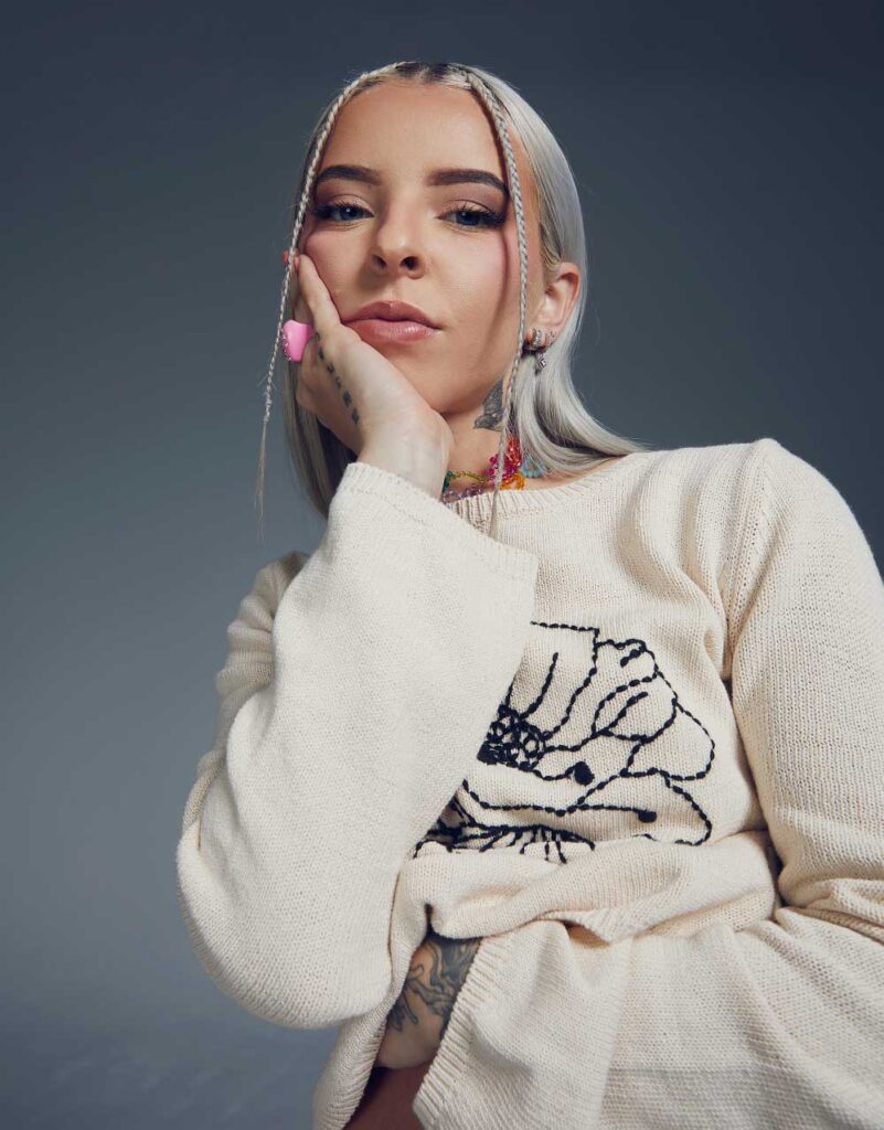 Young Miko es la voz del movimiento queer en la música pop urbana latina