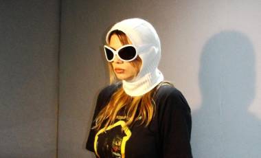 Amore es María Moreno, una joven cantante y compositora murciana