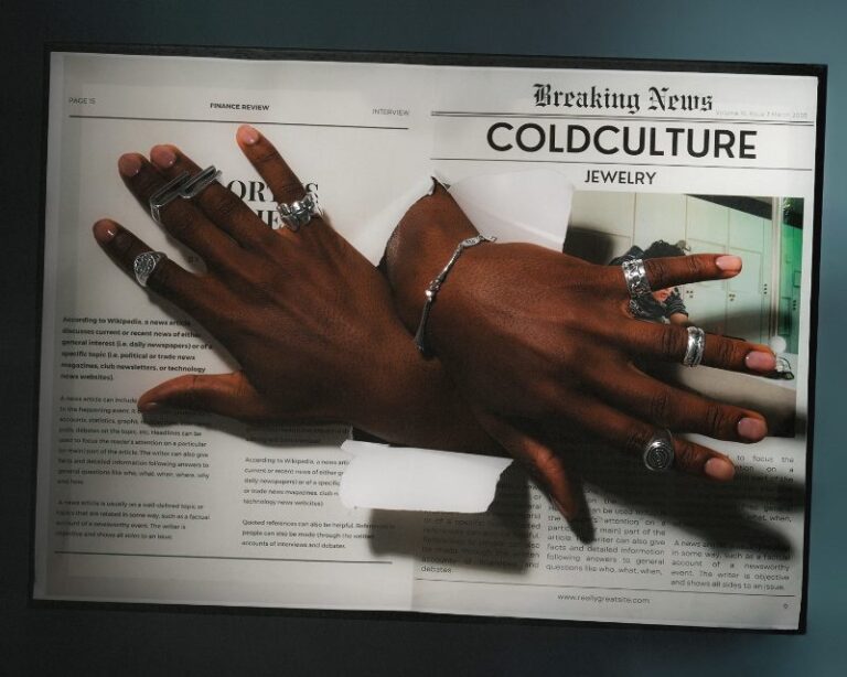 Cold Culture diseña joyas con referencias a sus prendas virales