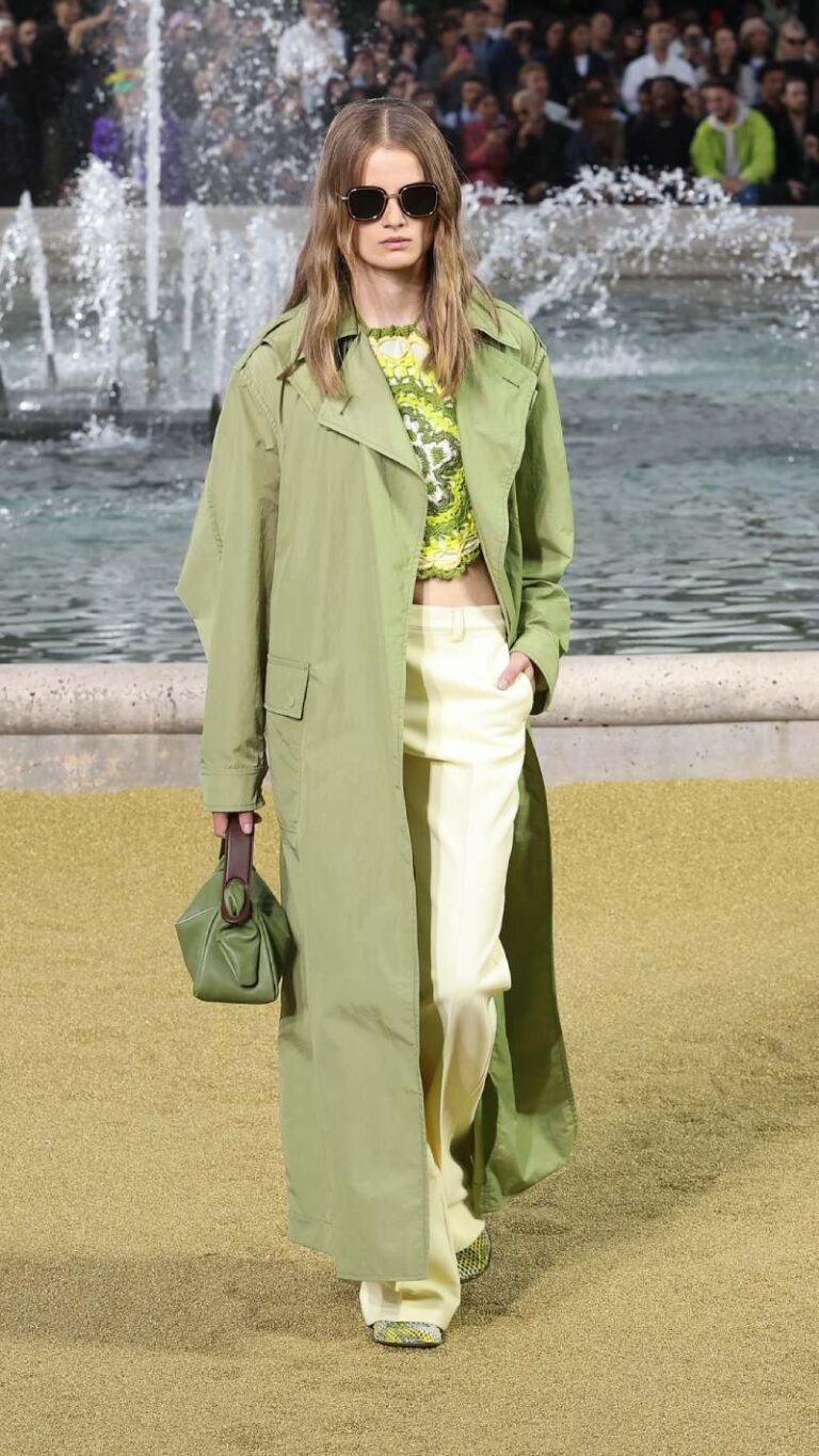 Kenzo SS25: un estudio de oriente, occidente, el pasado y el presente