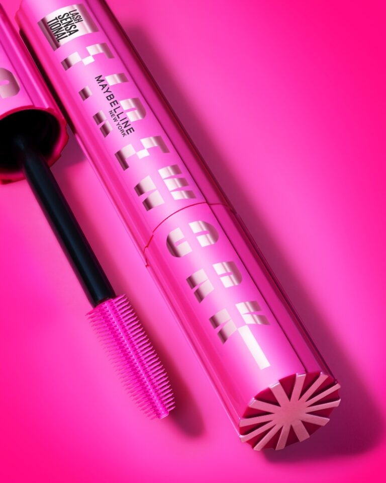 La máscara de pestañas con vitaminas de la actriz Emily Ratajkowski