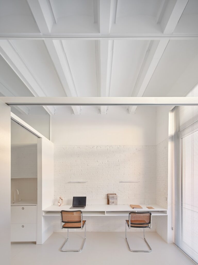 La casa-taller Fernando Poo de los arquitectos Allaround Lab en Barcelona