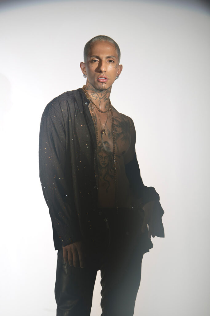 Daiky Gamboa por fin lanza su carrera en solitario como cantante.