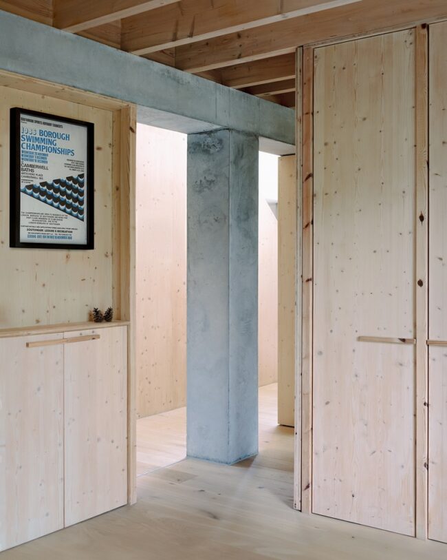 La casa Six Columns creada por el estudio 31/44 Architects en Londres