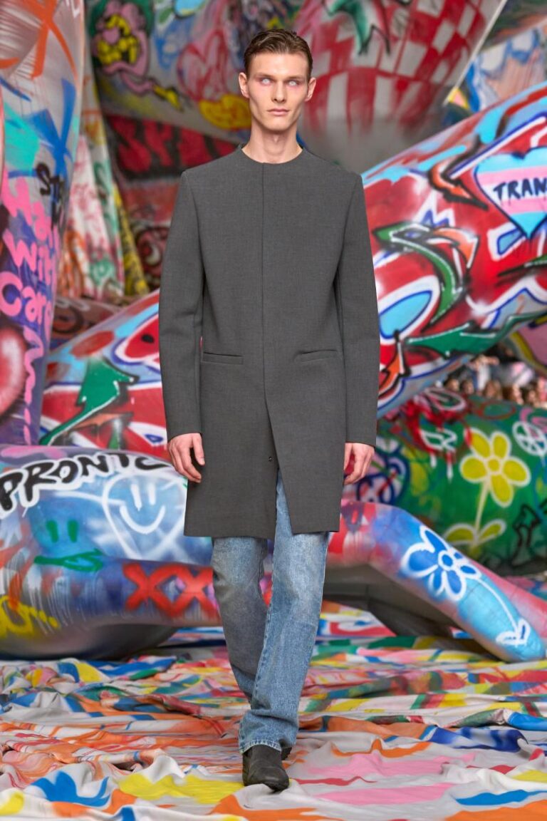 Diesel FW25 radicaliza lo clásico con toques de streetwear y vanguardia
