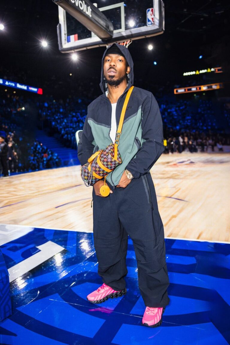 ¿Qué zapatillas rosas llevaba Victor Wembanyam? Las Air Max Dn8