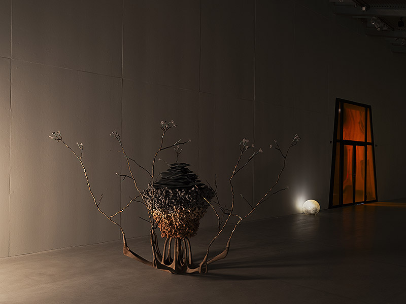 Marguerite Humeau presenta Torches en el Arken de Dinamarca