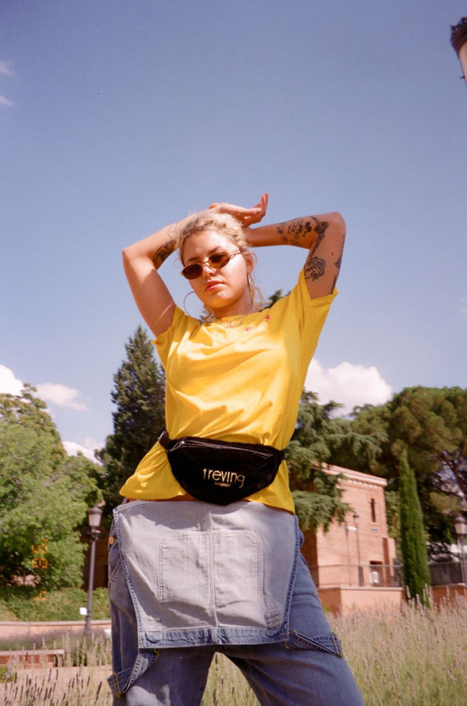 Ms Nina, la reina del reggaeton, posa para Frev Clothing