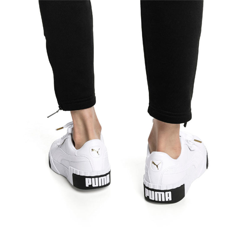 zapatillas Cali de Puma con suela rosa. Alucinantes.